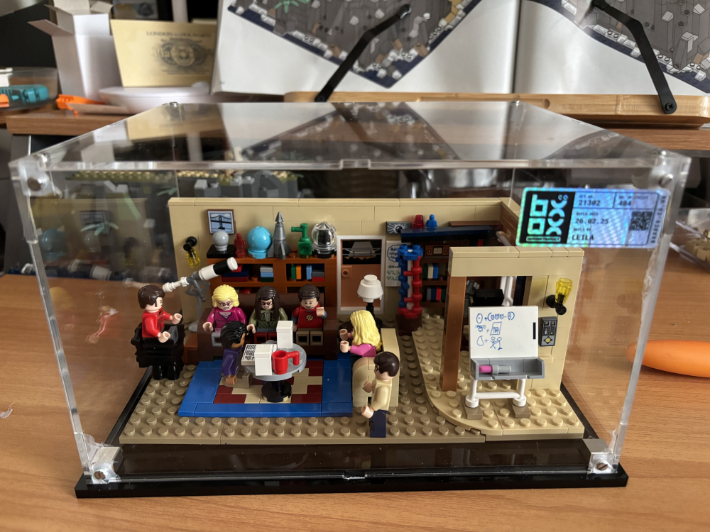 LEGO® Ideas The Big Bang Theory Display Case (21302)