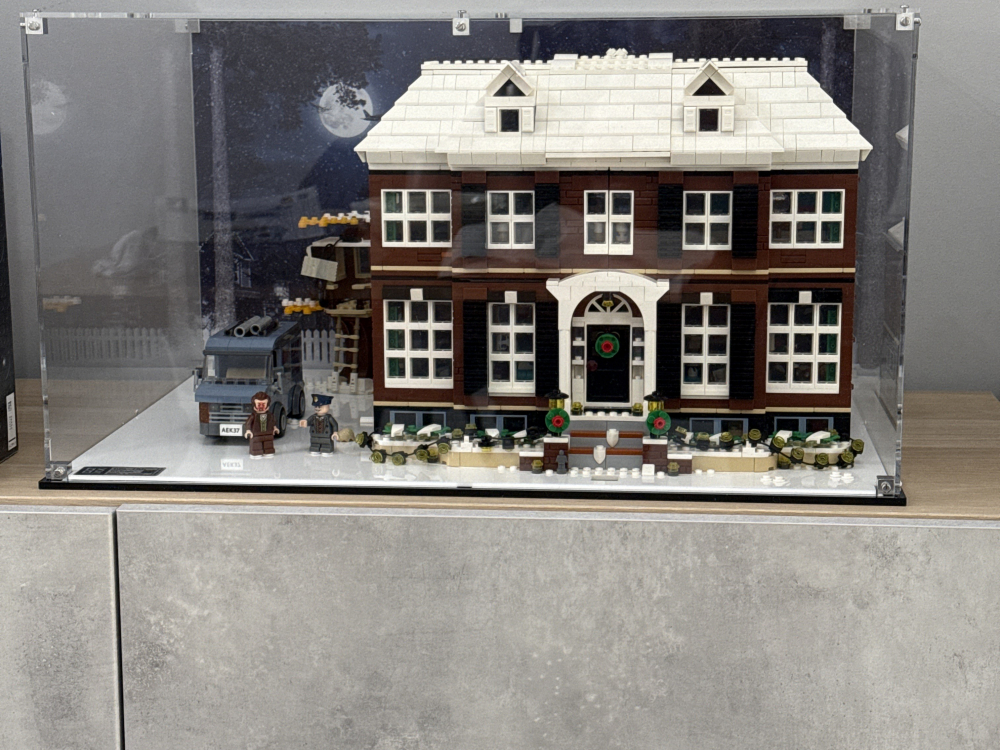 LEGO® Ideas Home Alone Display Case (21330)