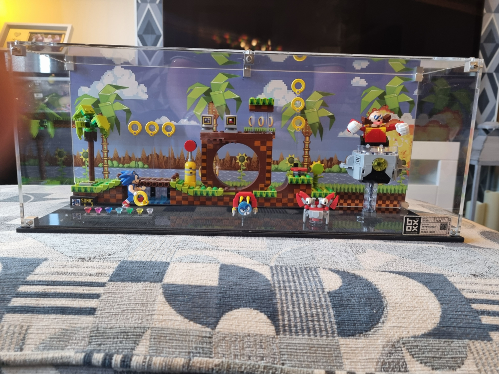 LEGO Sonic the Hedgehog Green Hill Zone Display Case (21331)