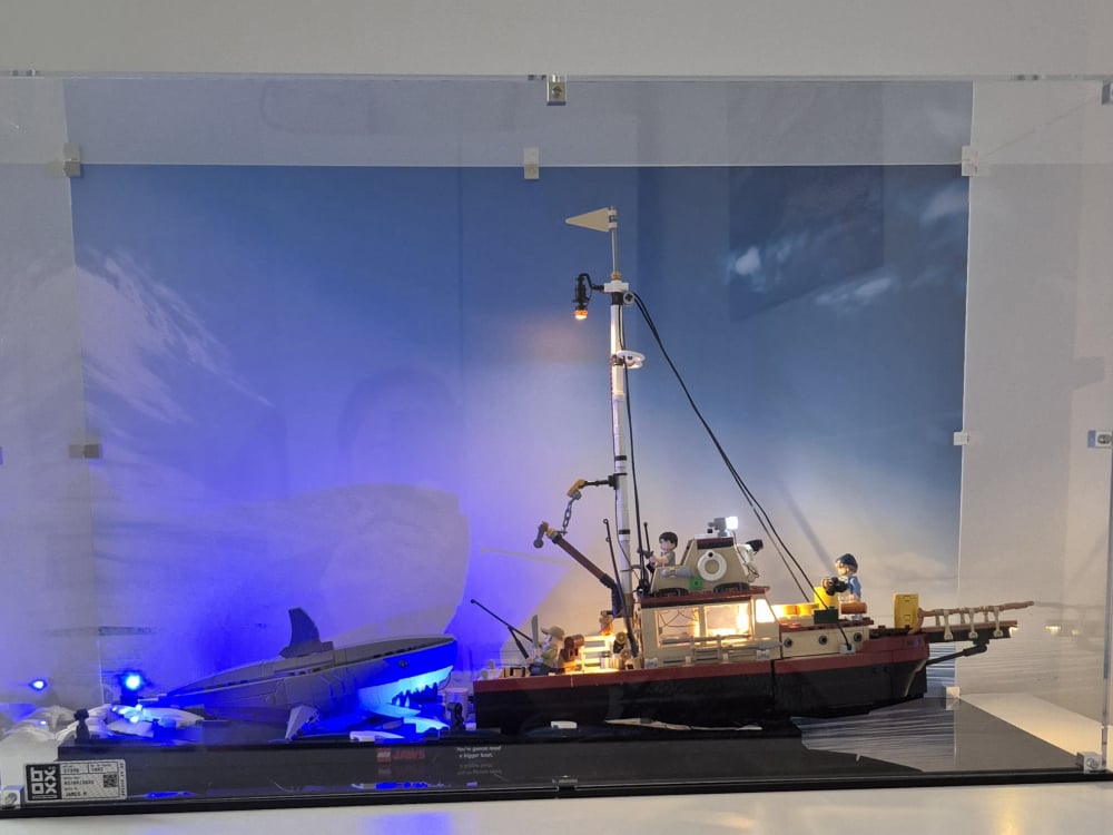 LEGO® Jaws (21350) SetScape Display