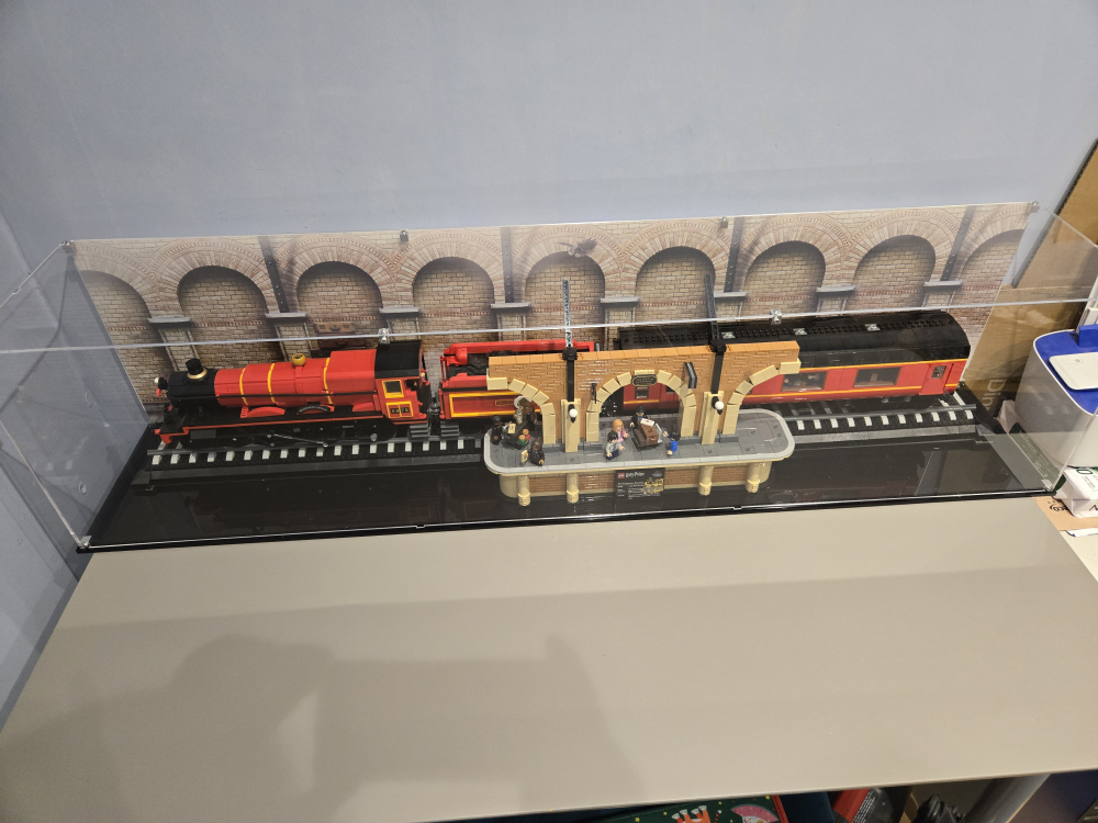 LEGO Hogwarts Express Collectors Edition Display Box (76405)