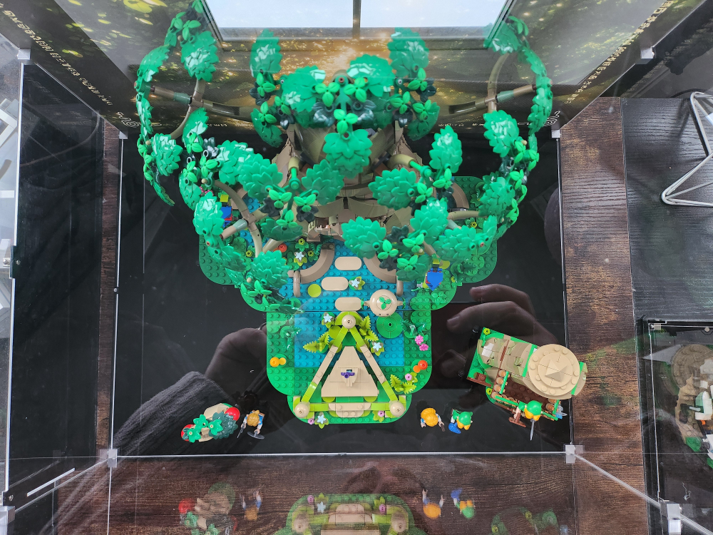 LEGO® Zelda: Great Deku Tree 2-in-1 (77092) Display Case