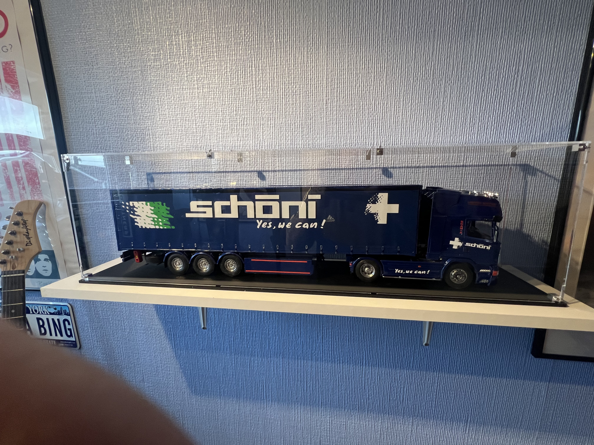 1:350 Model Ship Display Case