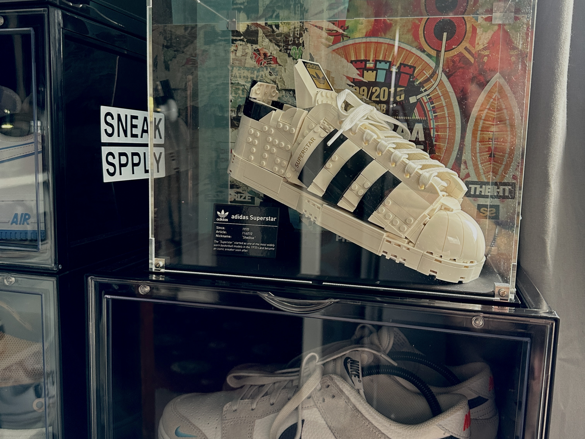 LEGO® adidas Originals Superstar Display Case (10282)