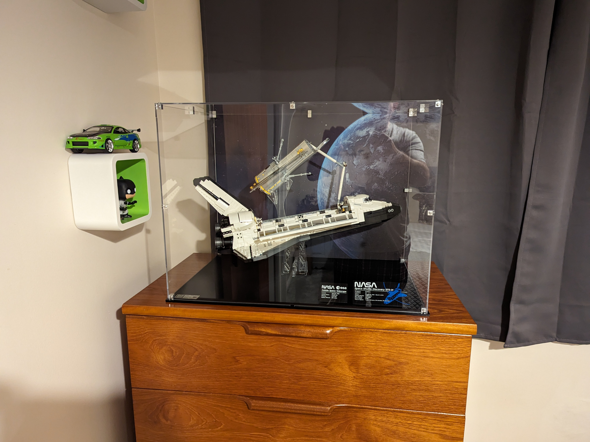 LEGO® NASA Space Shuttle Discovery (10283) Display Case