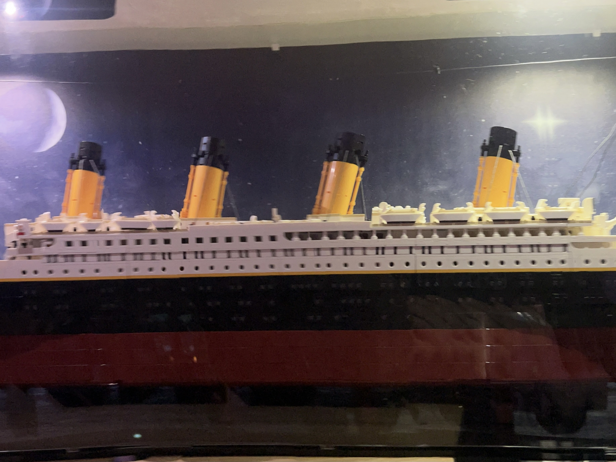 LEGO® Titanic Display Case (10294)