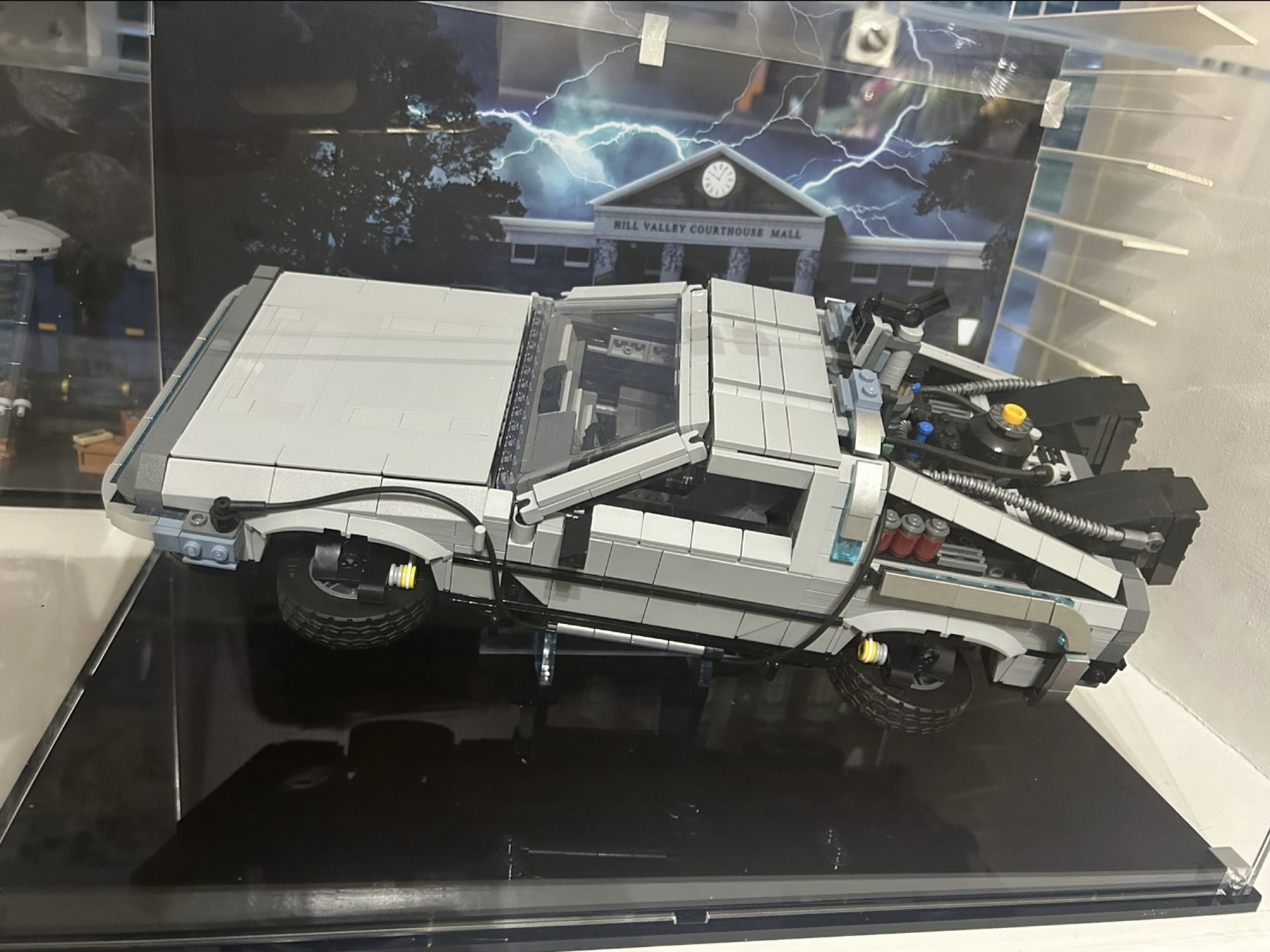 LEGO® Back to the Future Time Machine Display Case (10300)