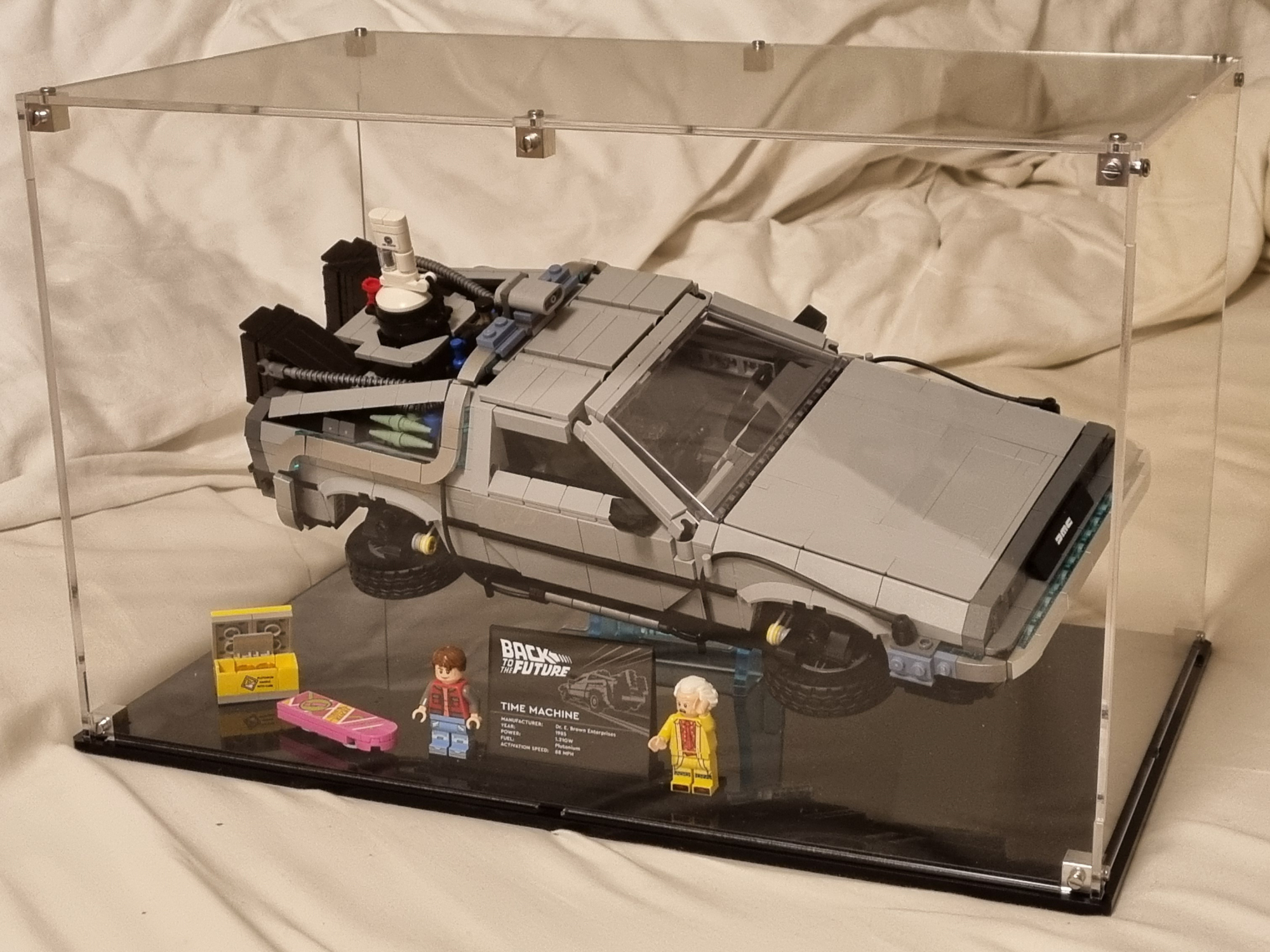 LEGO® Back to the Future Time Machine Display Case (10300)