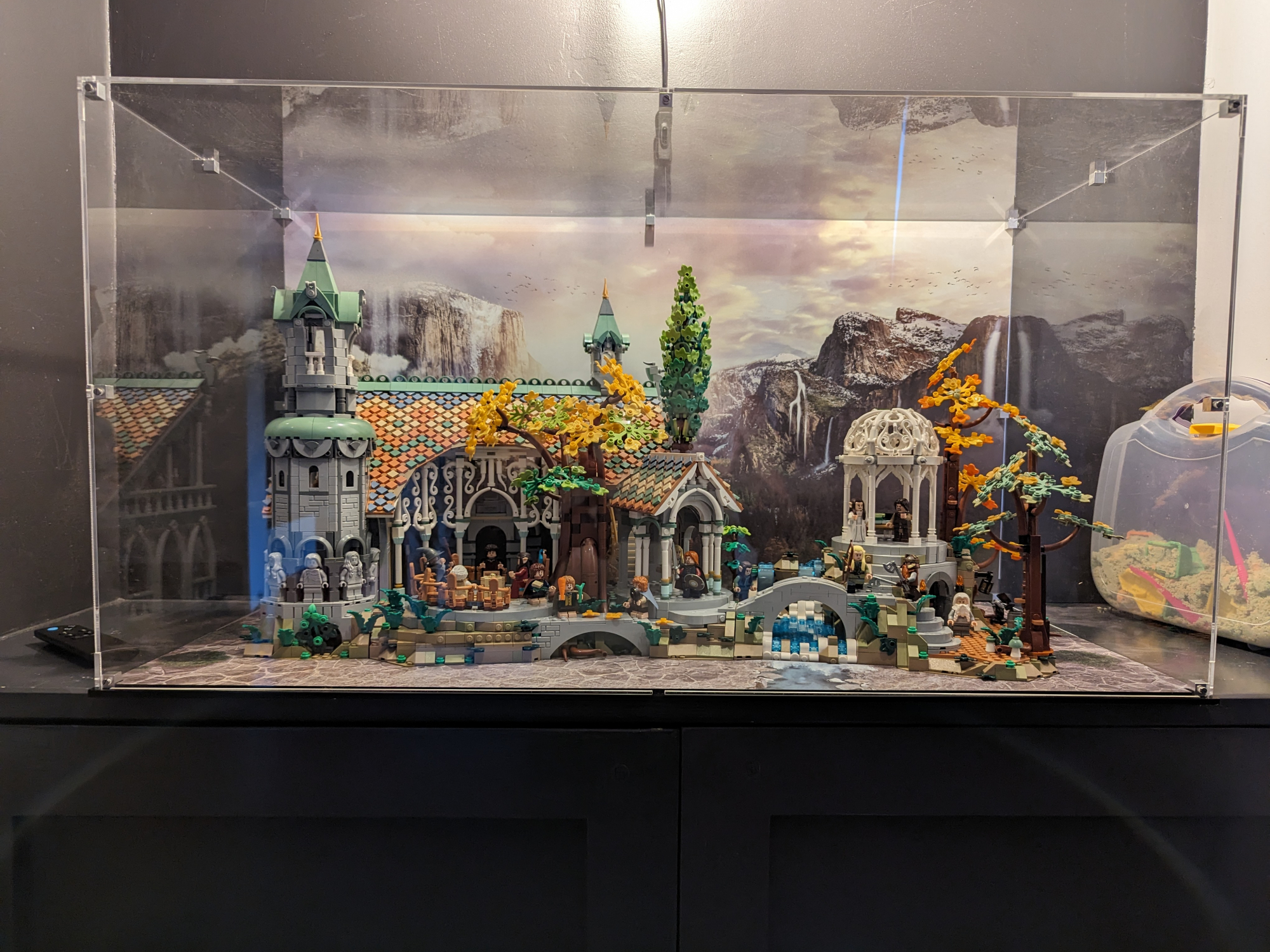 LEGO® Rivendell Display Case (10316)