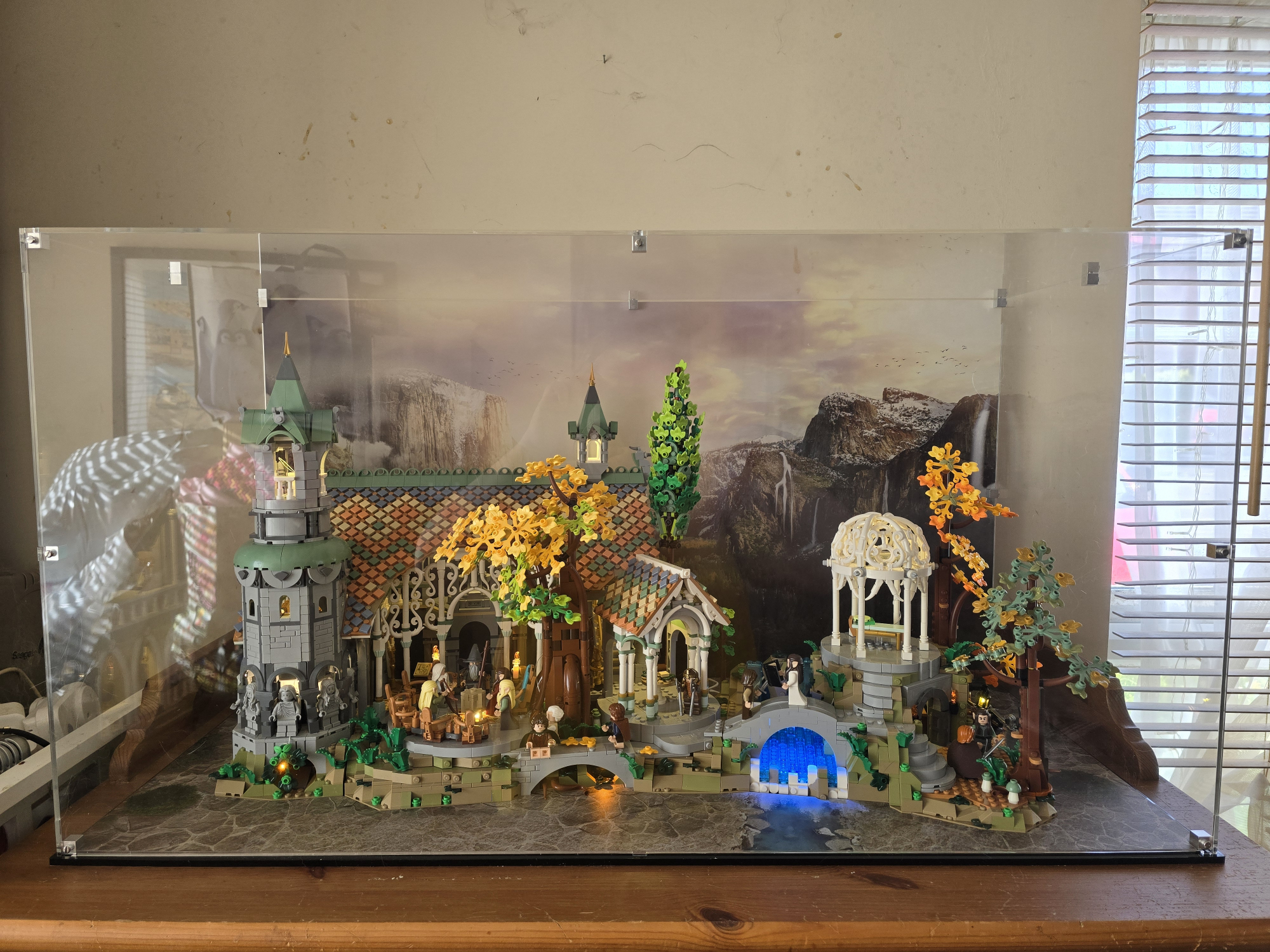 LEGO® Rivendell Display Case (10316)