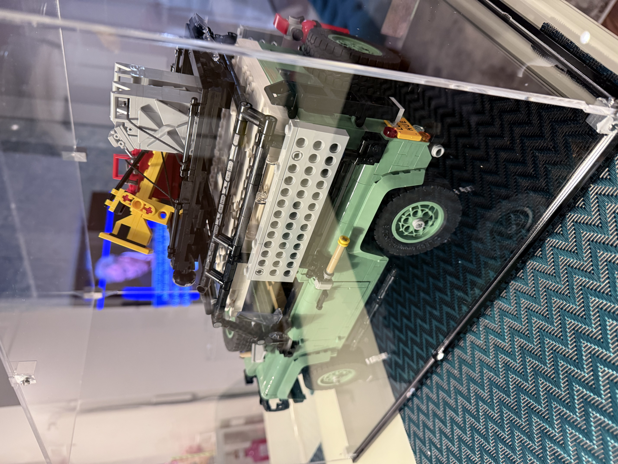 LEGO® Icons: Land Rover Classic Defender 90 (10317) Display Case