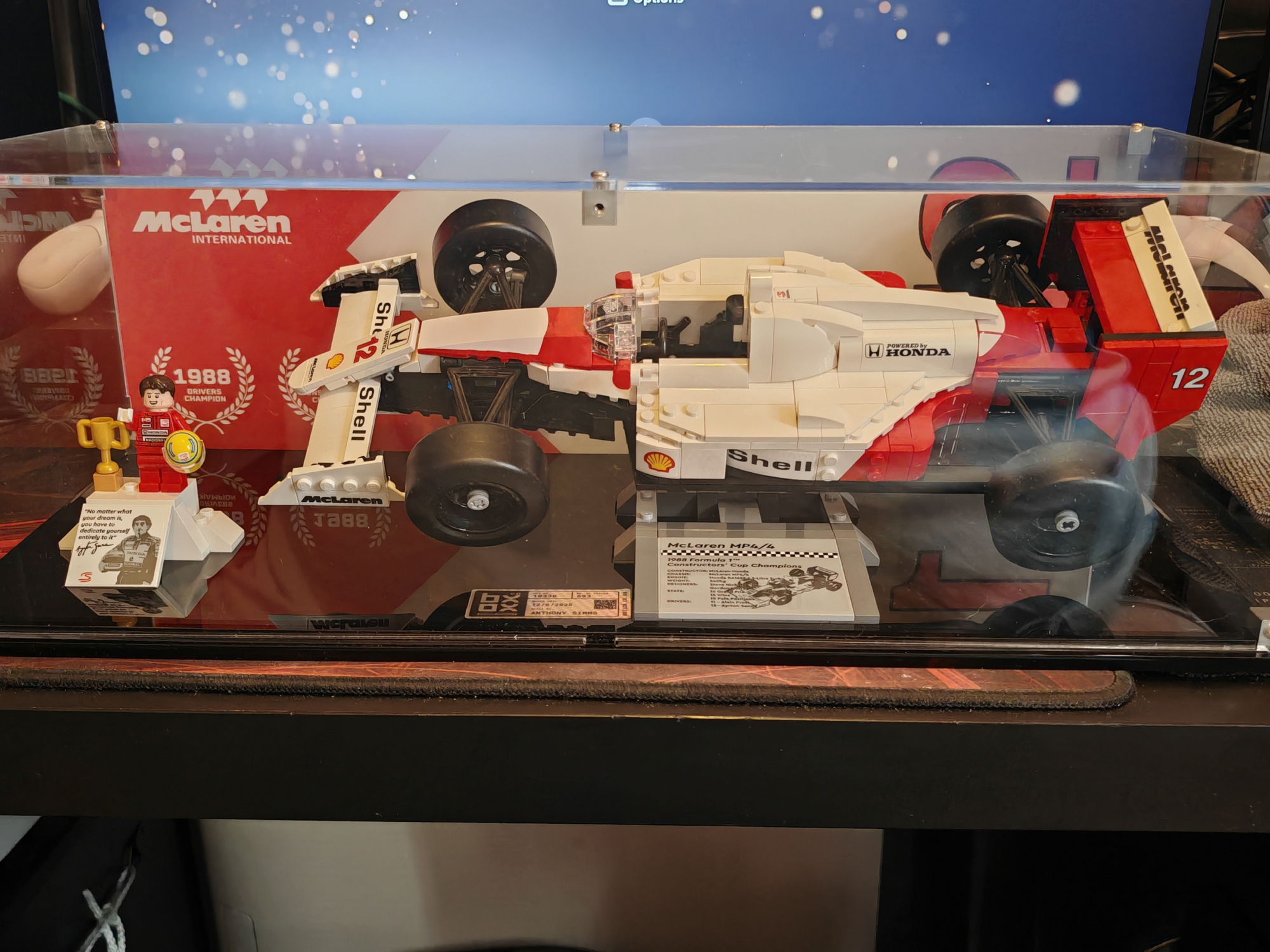 LEGO® McLaren MP4/4 & Ayrton Senna (10330) Display Case