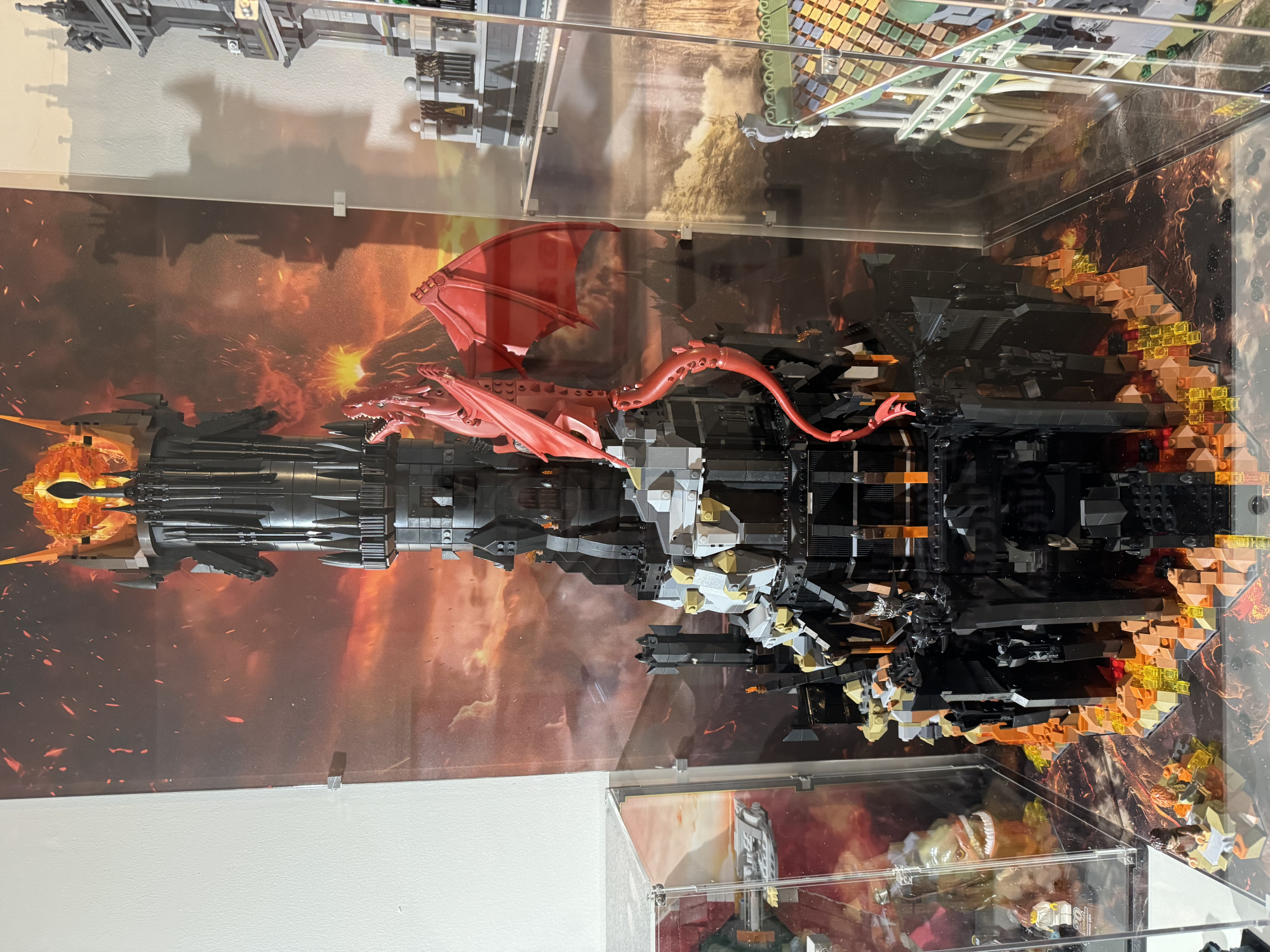 LEGO® The Lord of the Rings: Barad-dûr™ (10333) Display Case