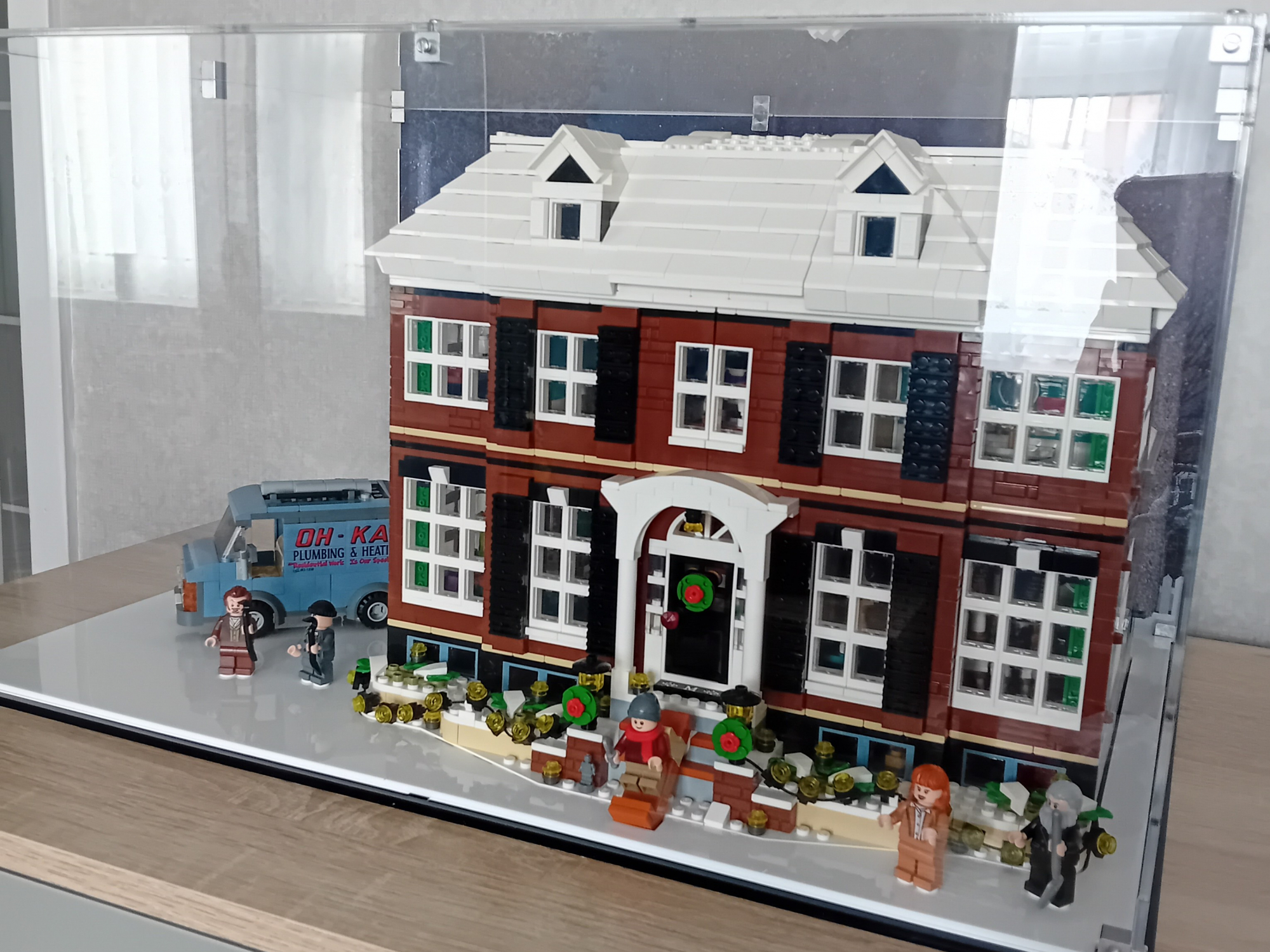 LEGO® Ideas Home Alone Display Case (21330)