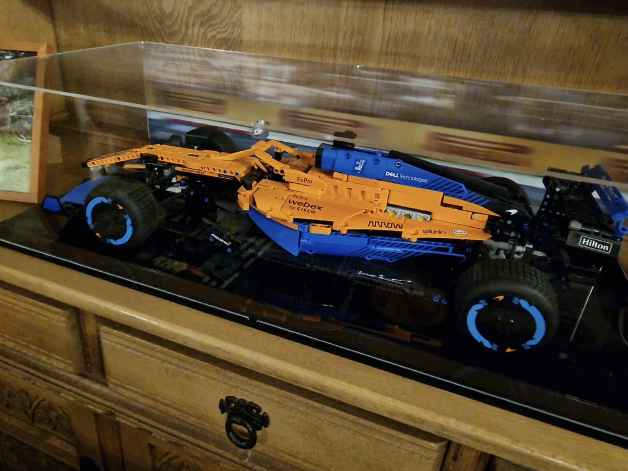 LEGO® McLaren Formula 1™ Race Car Display Case (42141)