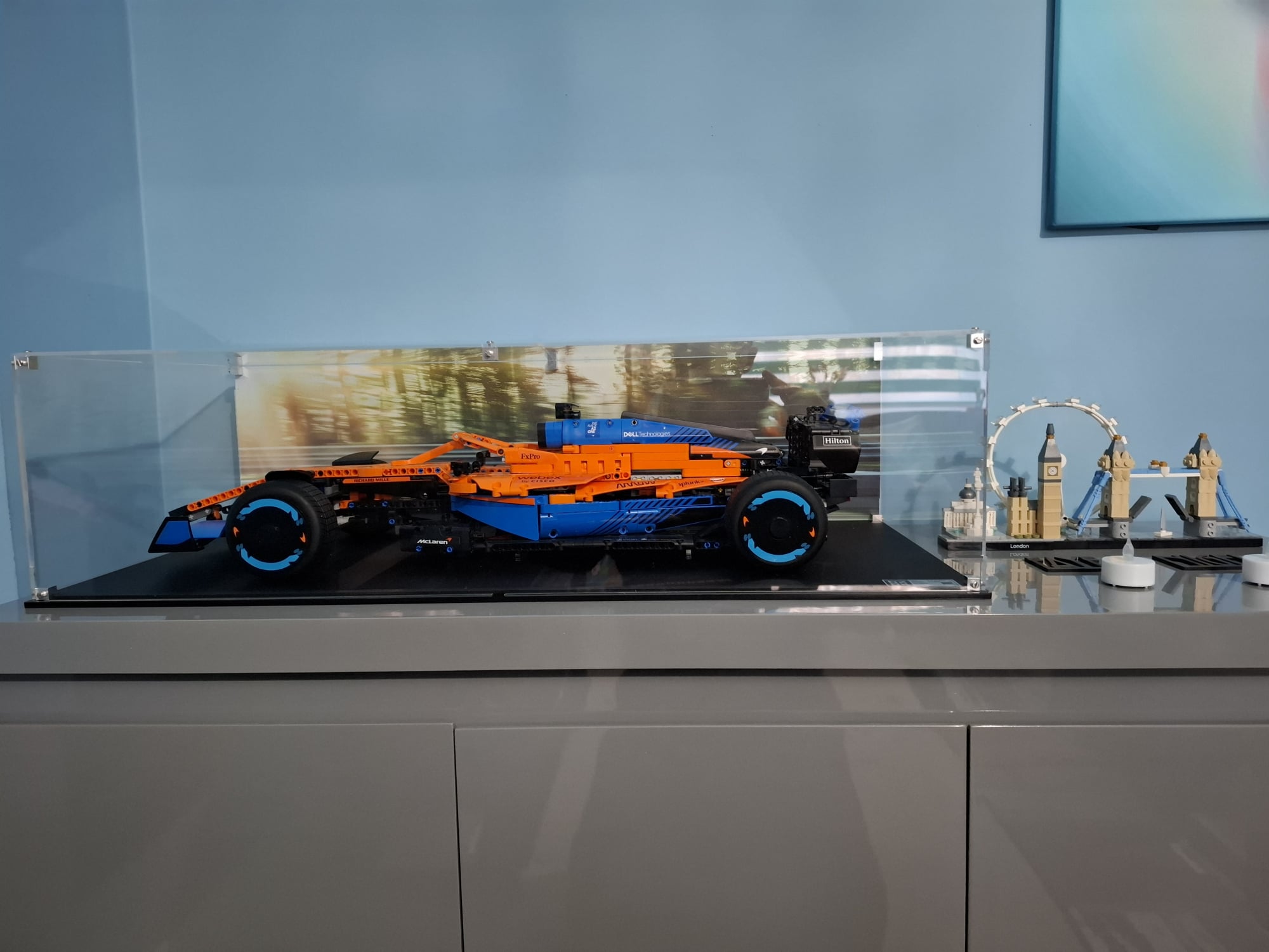 LEGO® McLaren Formula 1™ Race Car Display Case (42141)