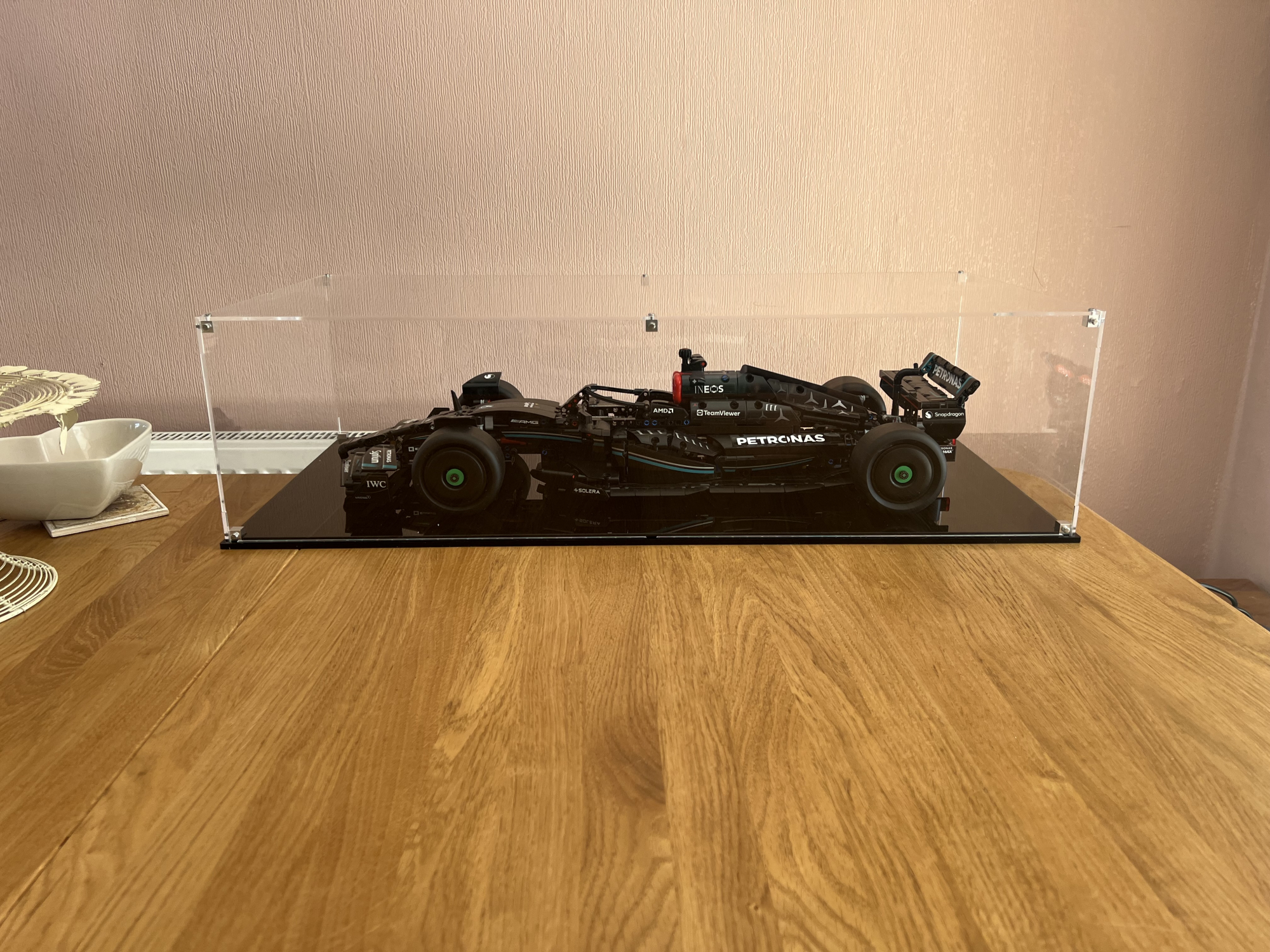 LEGO® Mercedes-AMG F1 W14 E Performance (42171) Display Case