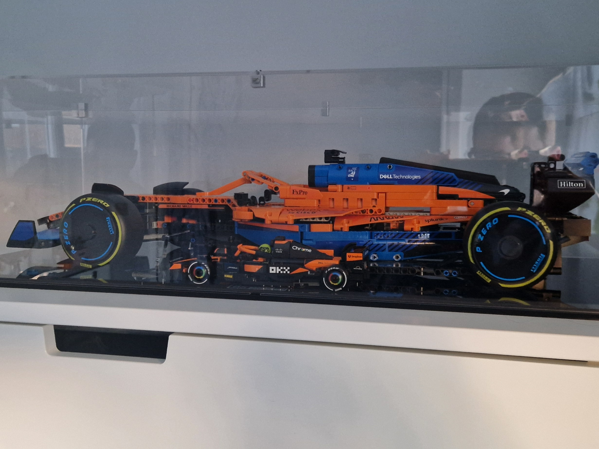 LEGO® Mercedes-AMG F1 W14 E Performance (42171) Display Case