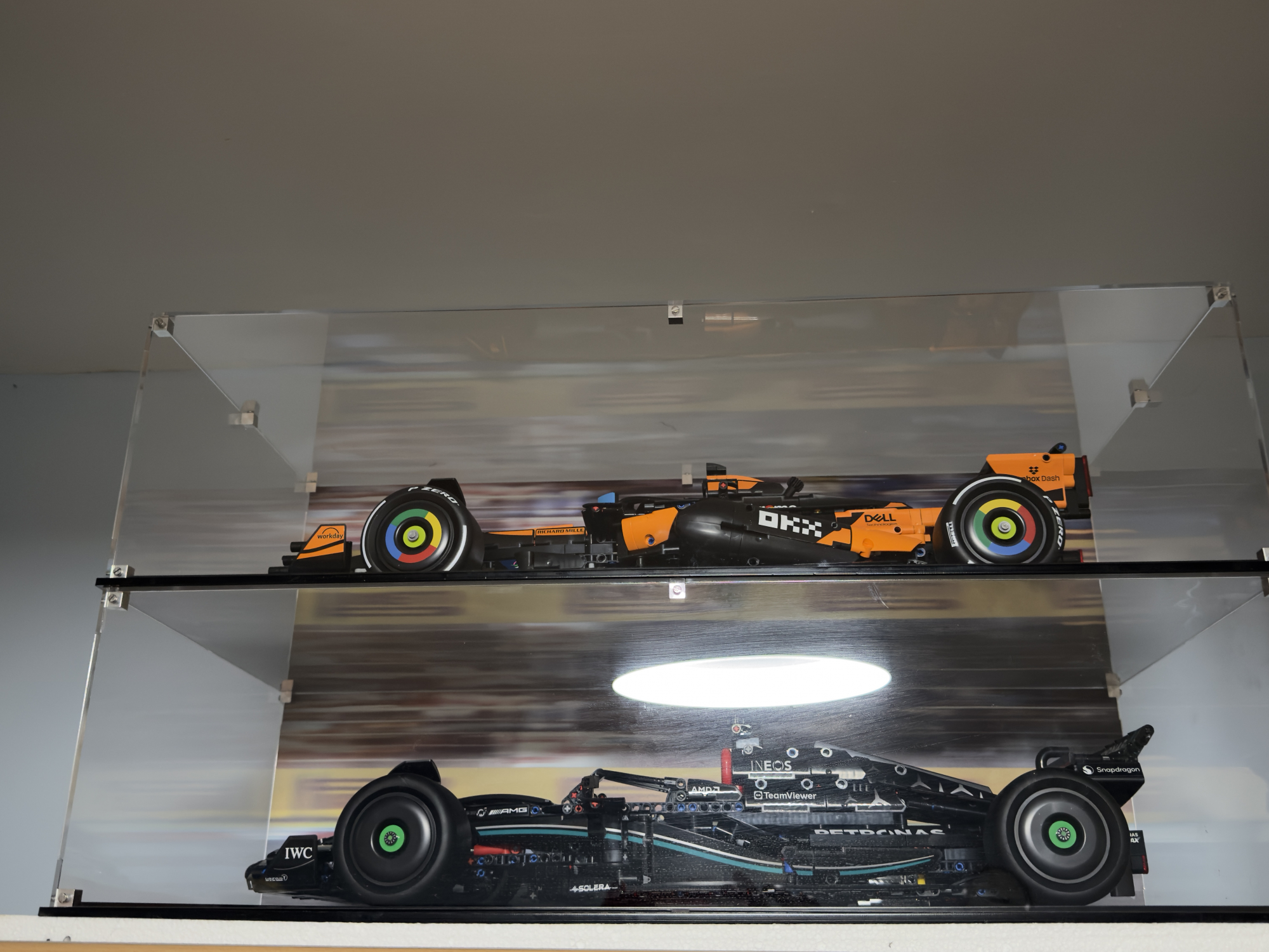 LEGO® McLaren F1 Team MCL39 (42228) Display Case
