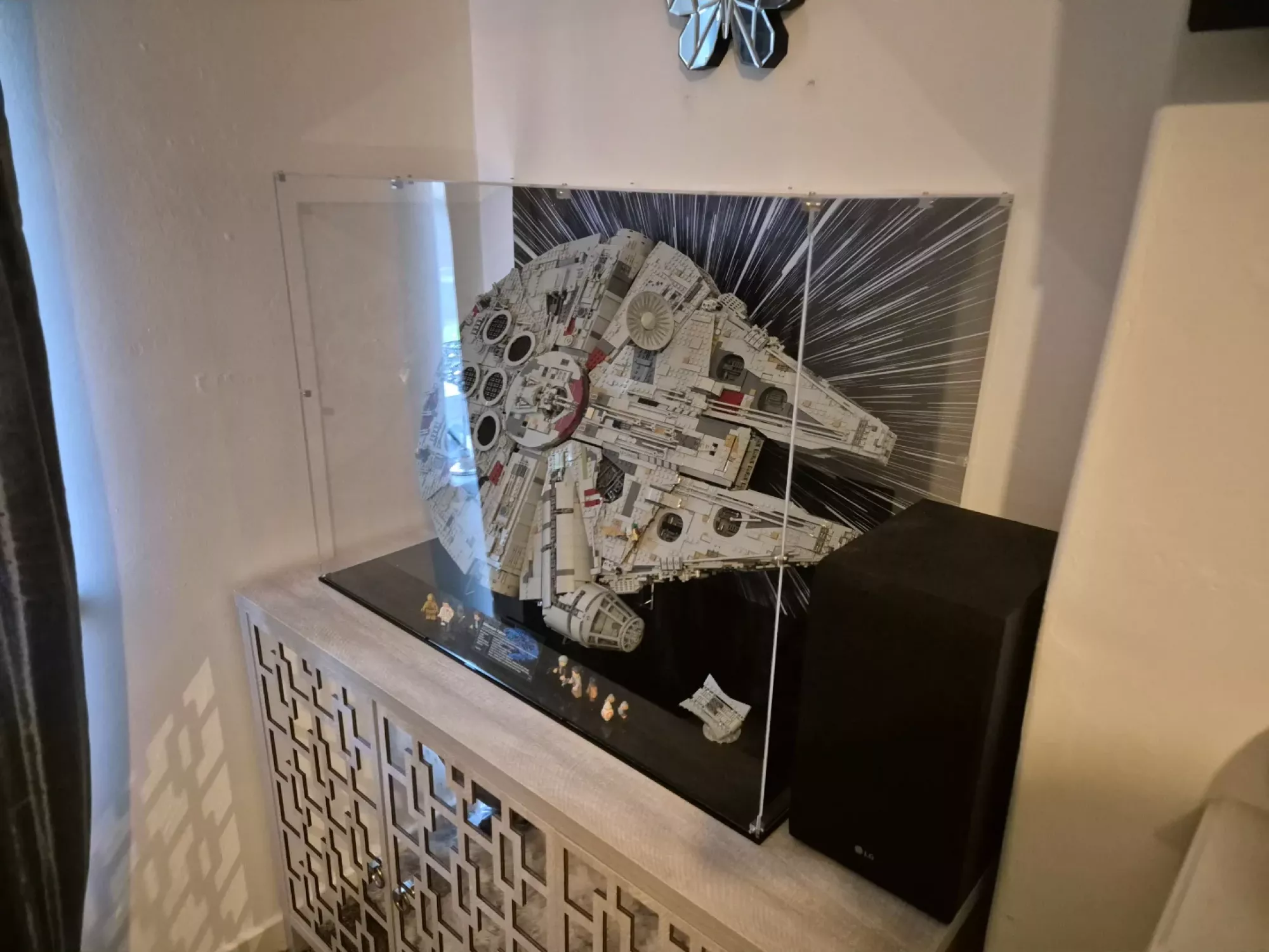 LEGO UCS Millennium Falcon Display Case (75192)